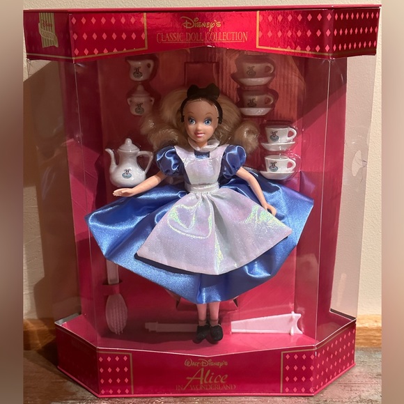 Disney | Toys | Disneys Classic Doll Collection Alice In Wonderland ...